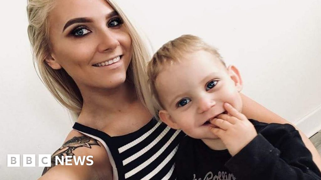 Devizes death crash woman, 21, was 'fantastic mum'