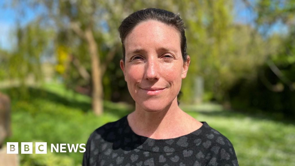 Deputy proposes suspending Guernsey planning rule for two years - BBC News