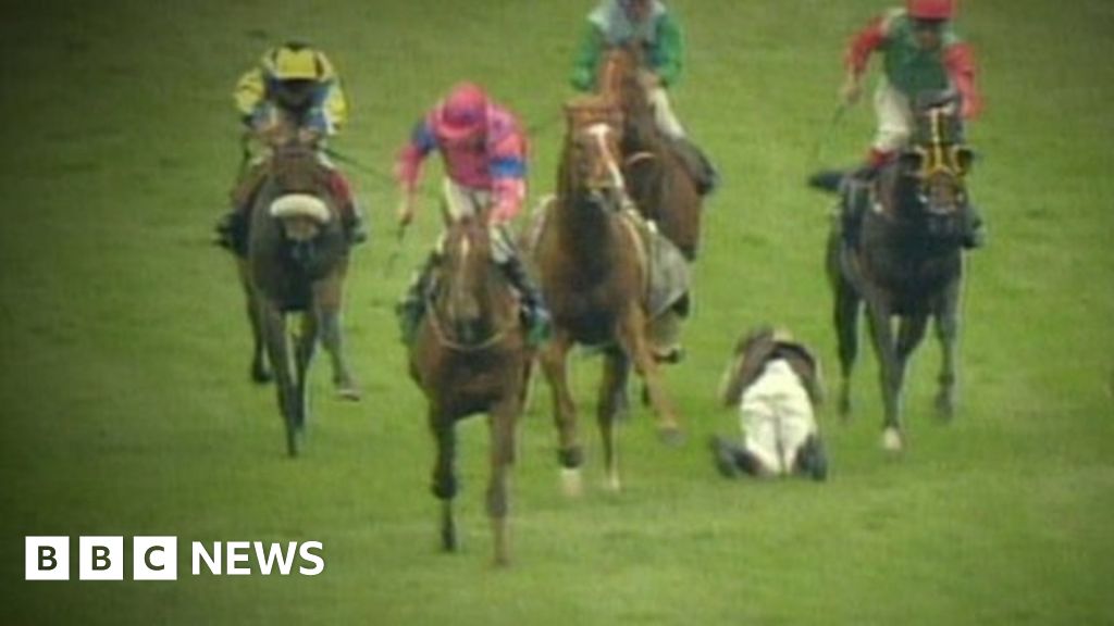 Retired jockeys to take part in concussion study - BBC News