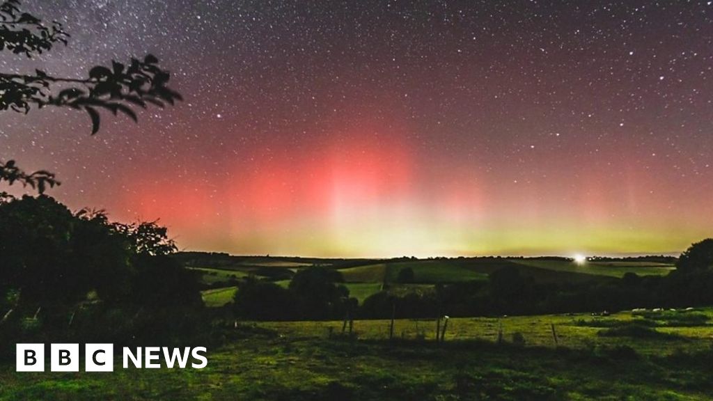 Northern Lights timelapse captured from garden