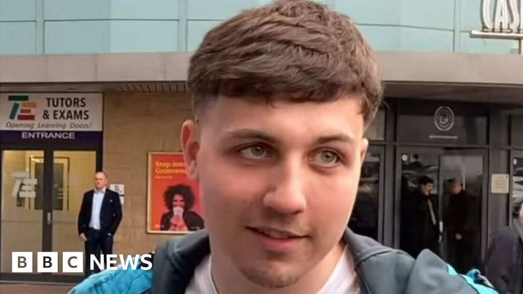 Sky Blues fans buy season ticket for Arena drummer - BBC News