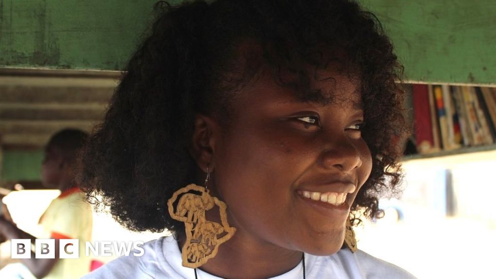 Angola's Joice Zau: The prize-winning poet who refuses to stay quiet