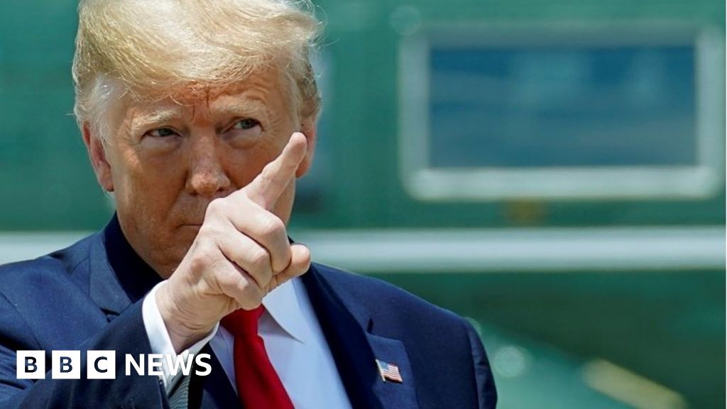 Reddit places pro-Donald-Trump forum in quarantine - BBC News