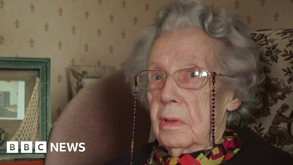 Maureen Sweeney, Irish postmistress who reported the 1944 storm that ... Maureen Sweeney, Irish postmistress who reported the 1944 storm that ...