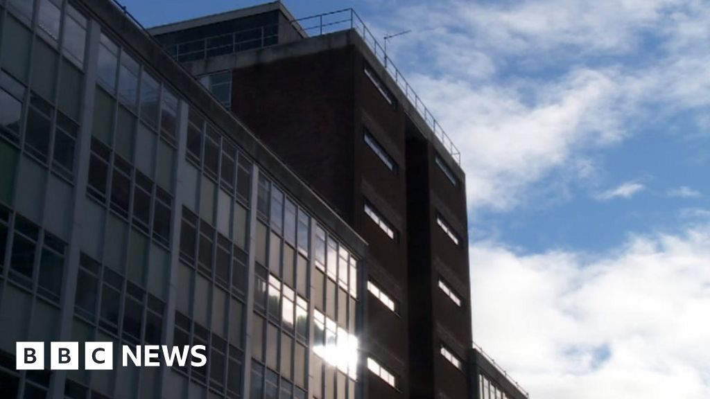 Cardiff 'fraud' college: Failings found by watchdog - BBC News