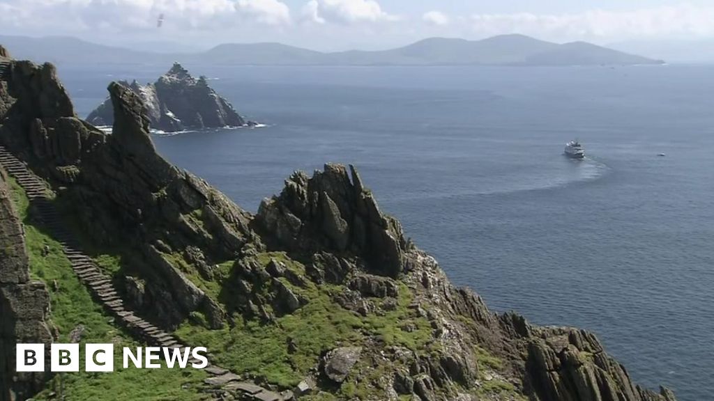 Star Wars: Skellig Michael ready for movie fans' arrival - BBC News