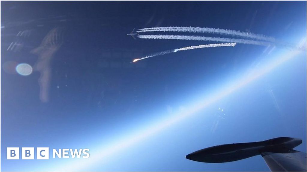 Branson's Virgin Orbit rocket in launch success - BBC News