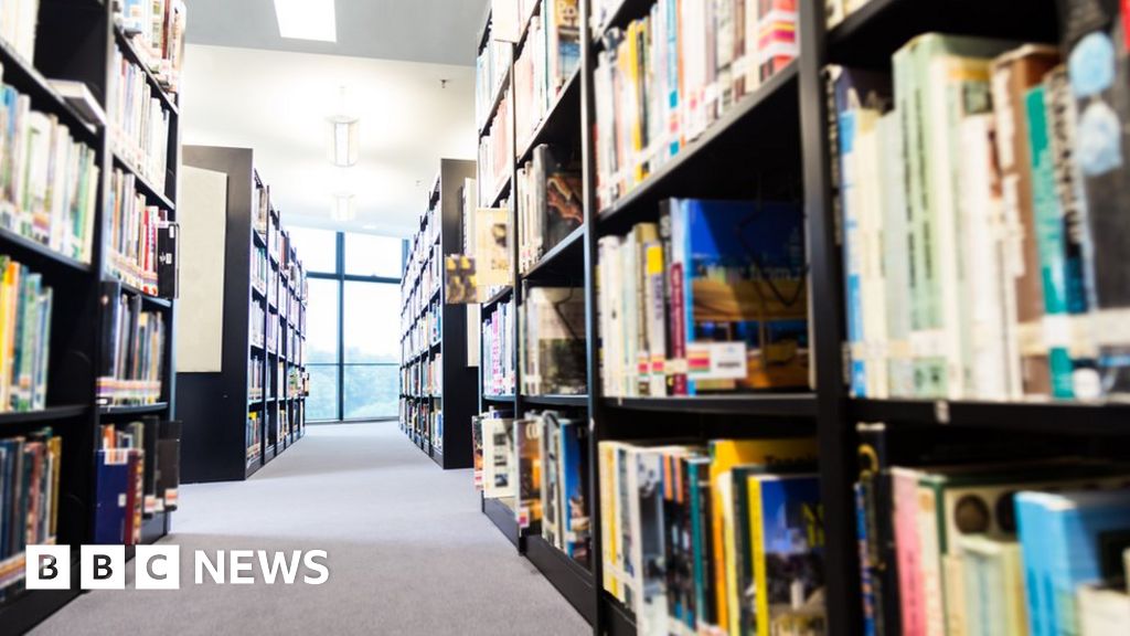 Cuts to Welsh libraries see paid staff fall by 20% - BBC News
