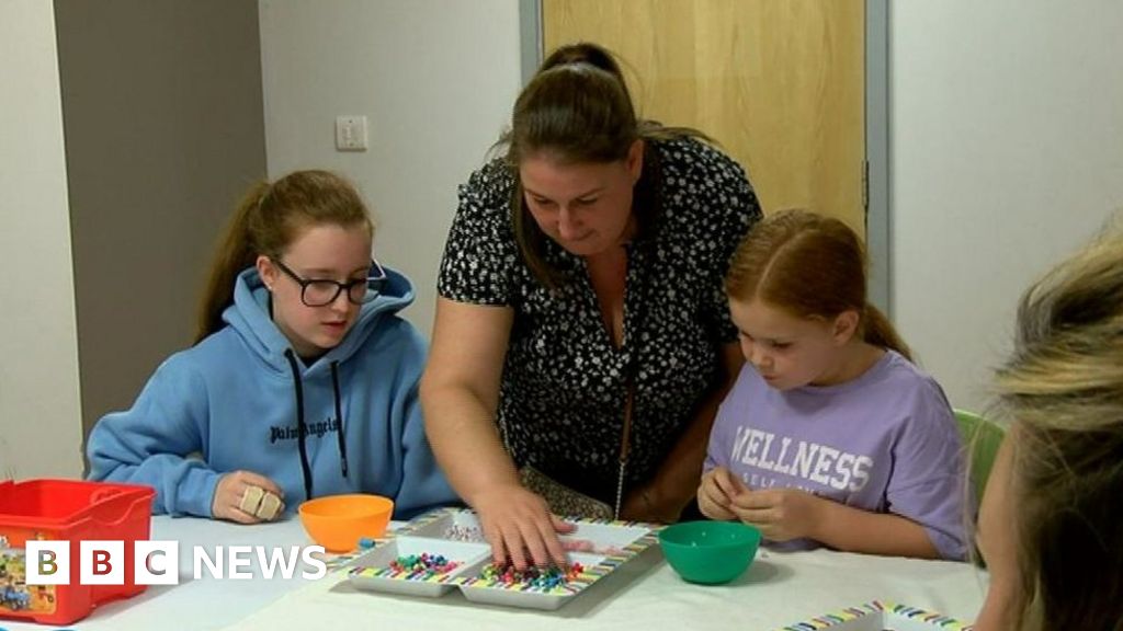 Dartford: Mother launches club to help autistic girls