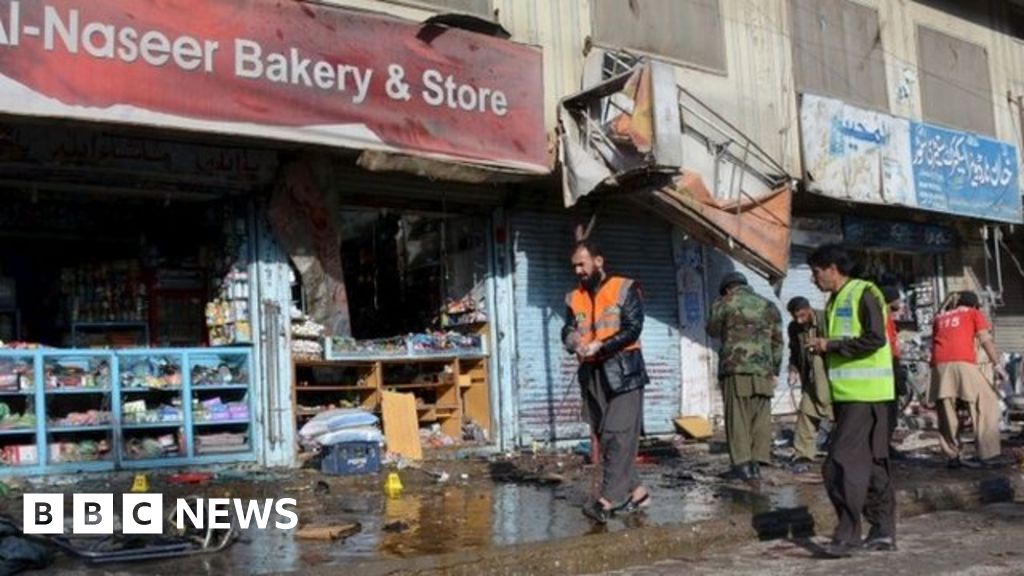 Polio workers 'a regular target' in Pakistan - BBC News
