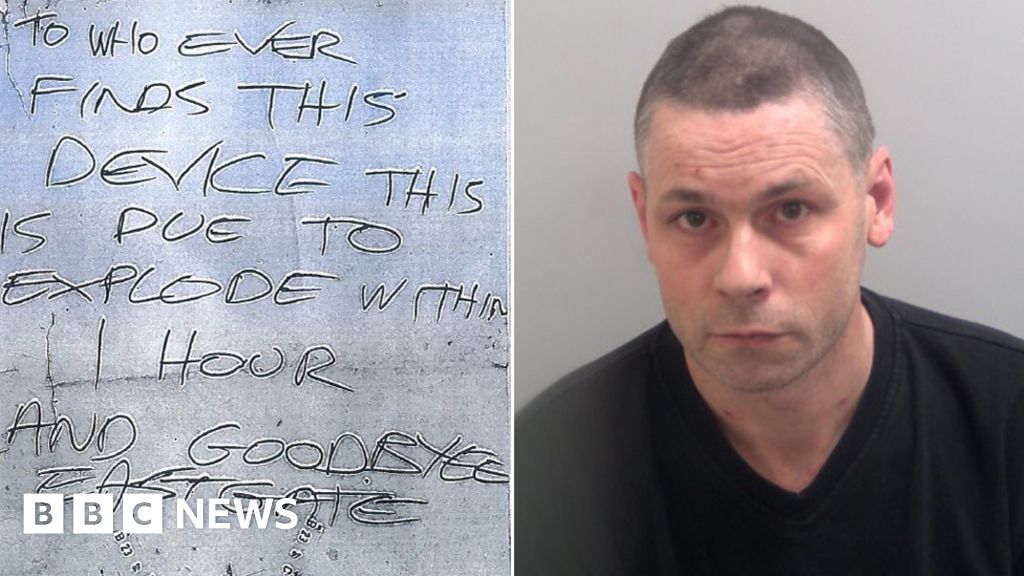 Basildon's 1997 hoax bomber Dean Platt jailed - BBC News
