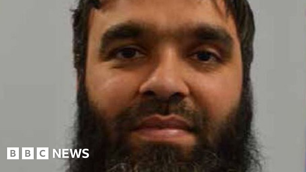 Islamic State supporters jailed after undercover police operation - BBC ...