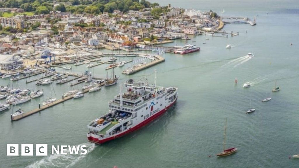Red Funnel ferry crossings disrupted due to 'technical issue'