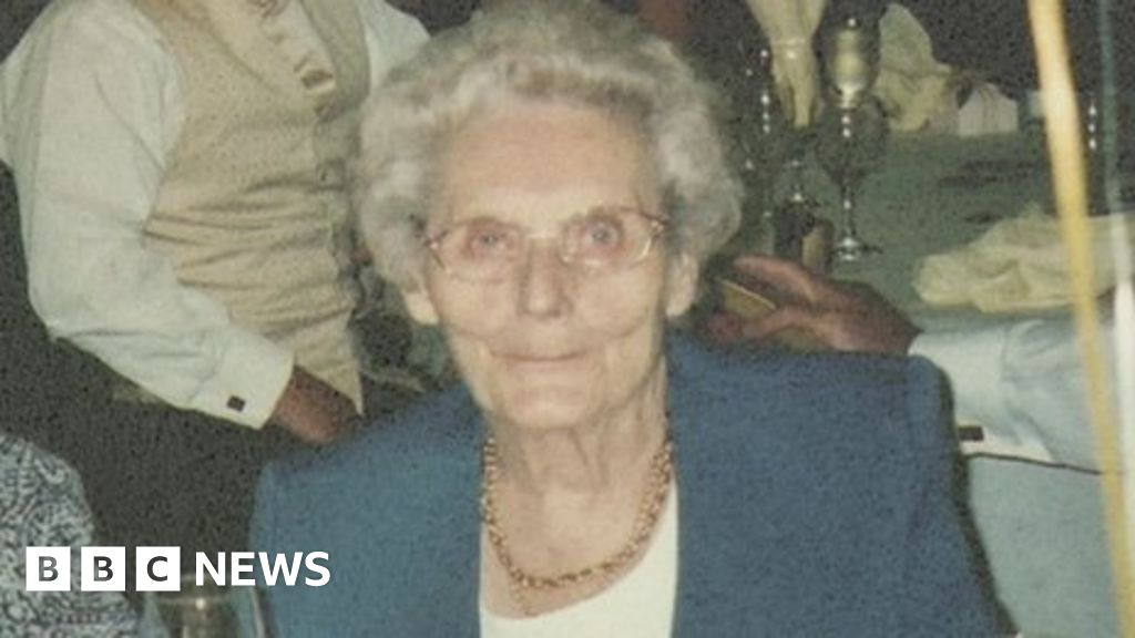 Inappropriate handling by care staff 'hastened' Ira Teale's death - BBC ...