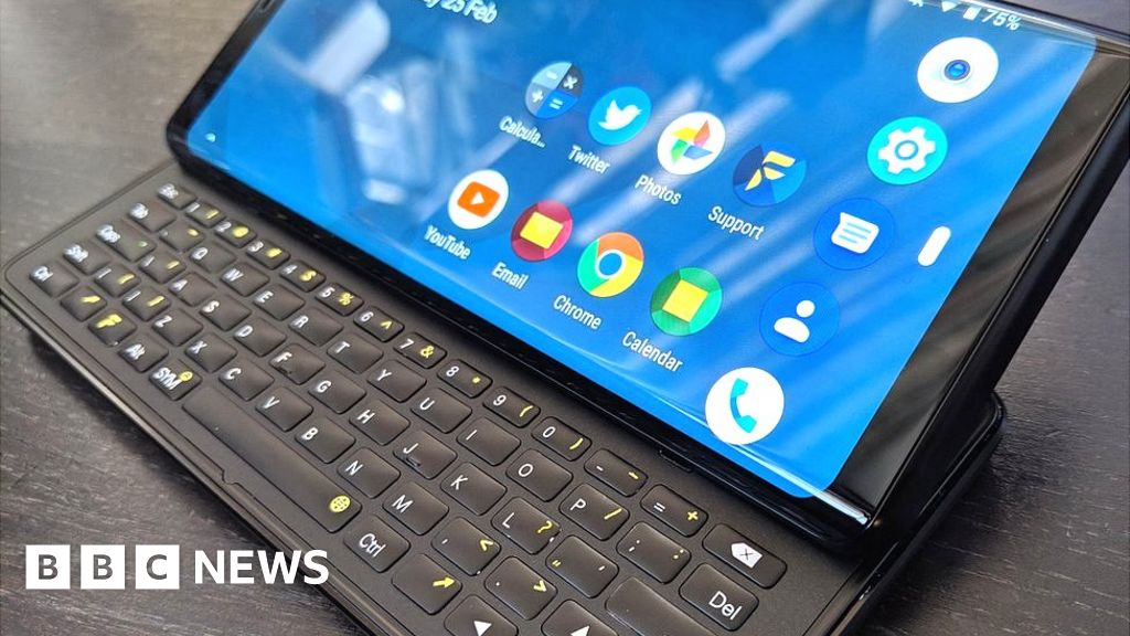 The phone-makers bringing buttons back - BBC News