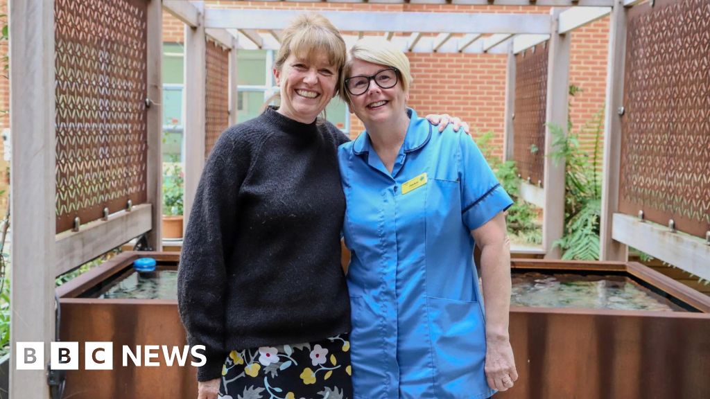 Kent: Nurses celebrate 40 years of friendship and service - BBC News