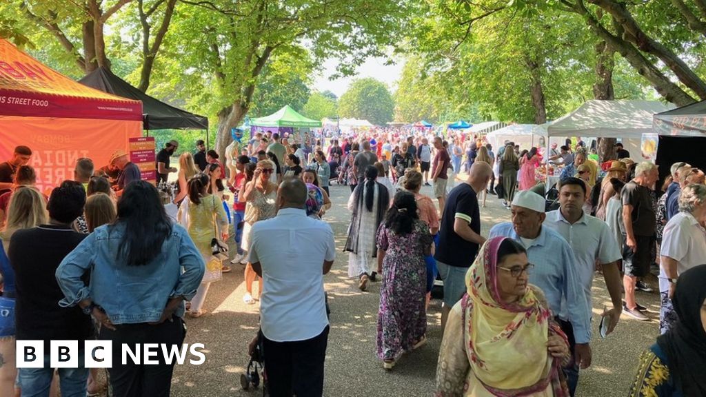 Middlesbrough cultural festival attracts thousands of visitors - BBC News
