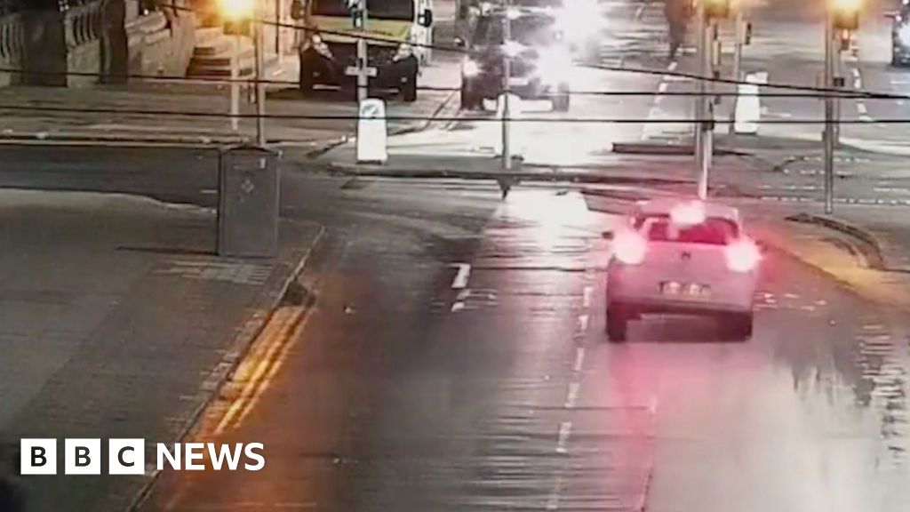 Watch as drink-driver crashes into listed building in Nottingham