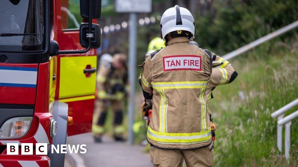 Wales fire authorities need better training, review says - BBC News