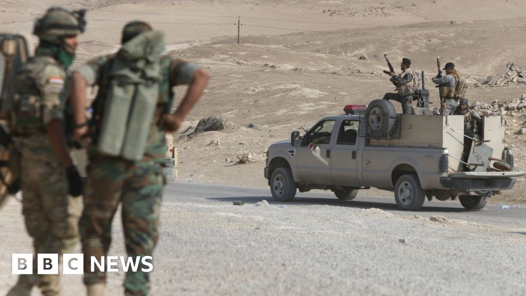 Mosul battle: 'Iraqi forces' tortured and killed villagers - BBC News