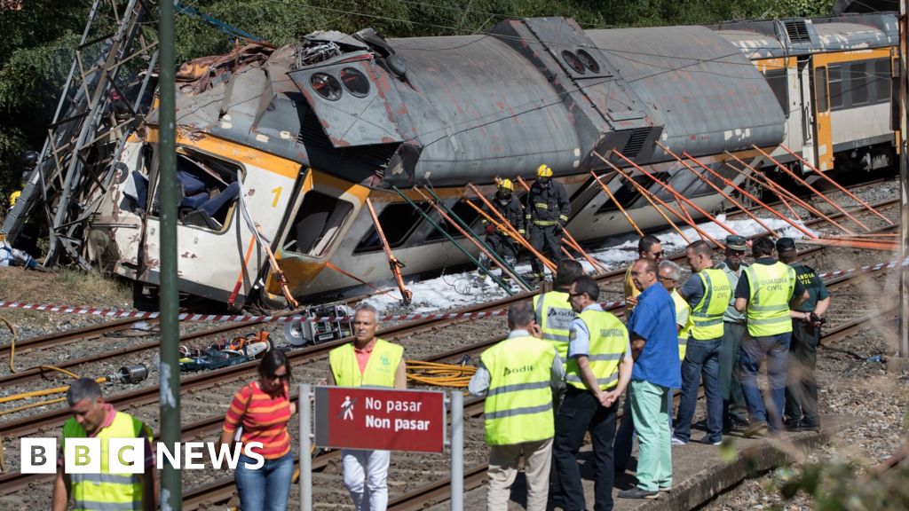 Deadly train crash near O Porrino in north-west Spain - BBC News