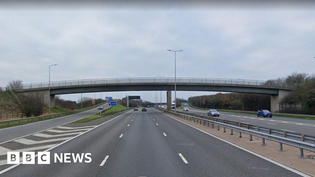 Improvements to M5 in Worcestershire worth £15m will take a year - BBC News