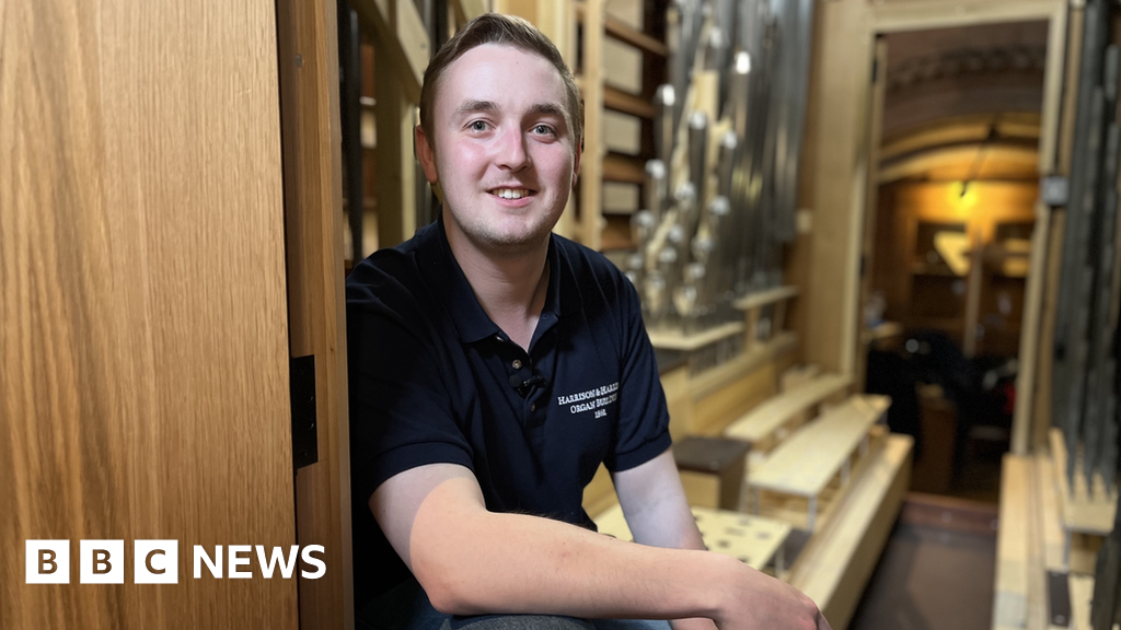 Rebuilding of Norwich Cathedral's organ nears completion - BBC News