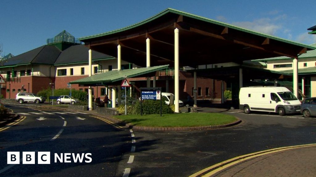 Hospital scam 'claimed nine victims' - BBC News