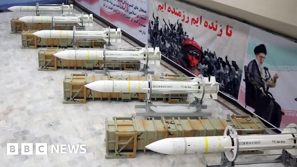 Iran votes to boost military defence by $500m - BBC News