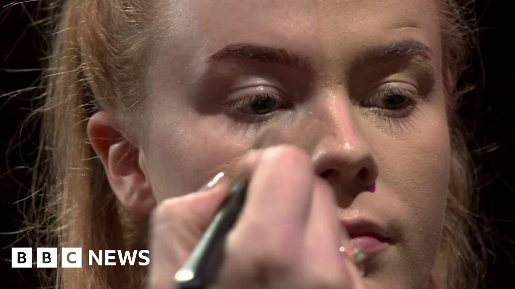 Cheap or expensive make-up: Can you tell the difference? - BBC News
