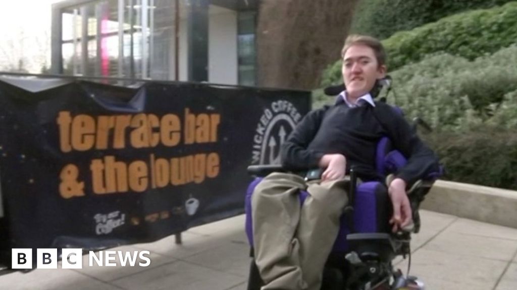 'I won't let my disability get in my way' - BBC News