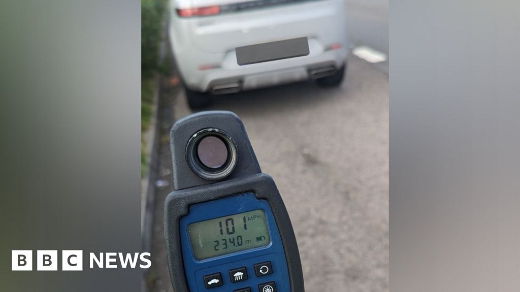 Police catch driver doing 101mph on A505 in Baldock - BBC News