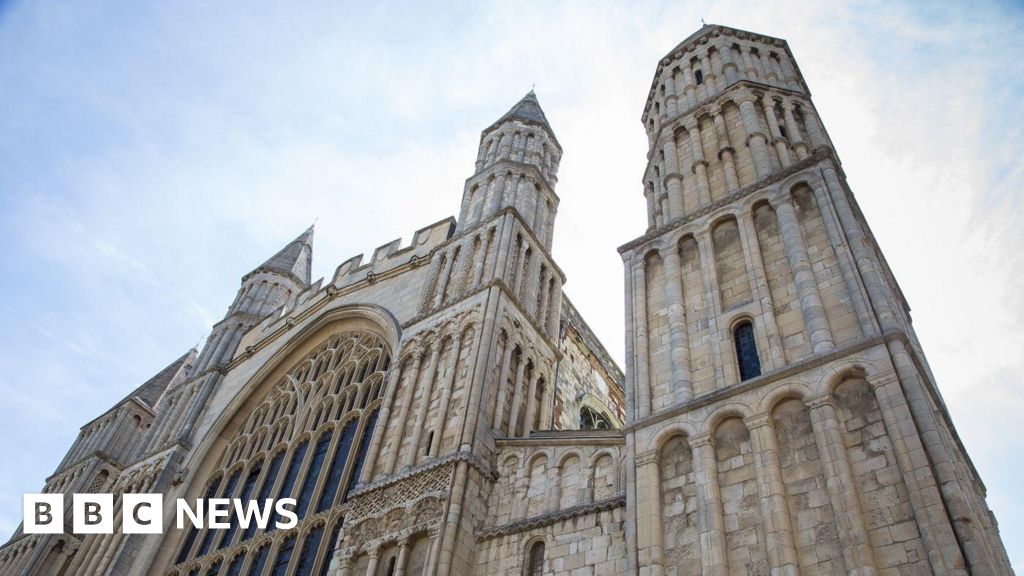 Rochester: Lost cathedral choir recording from 1926 uncovered - BBC News