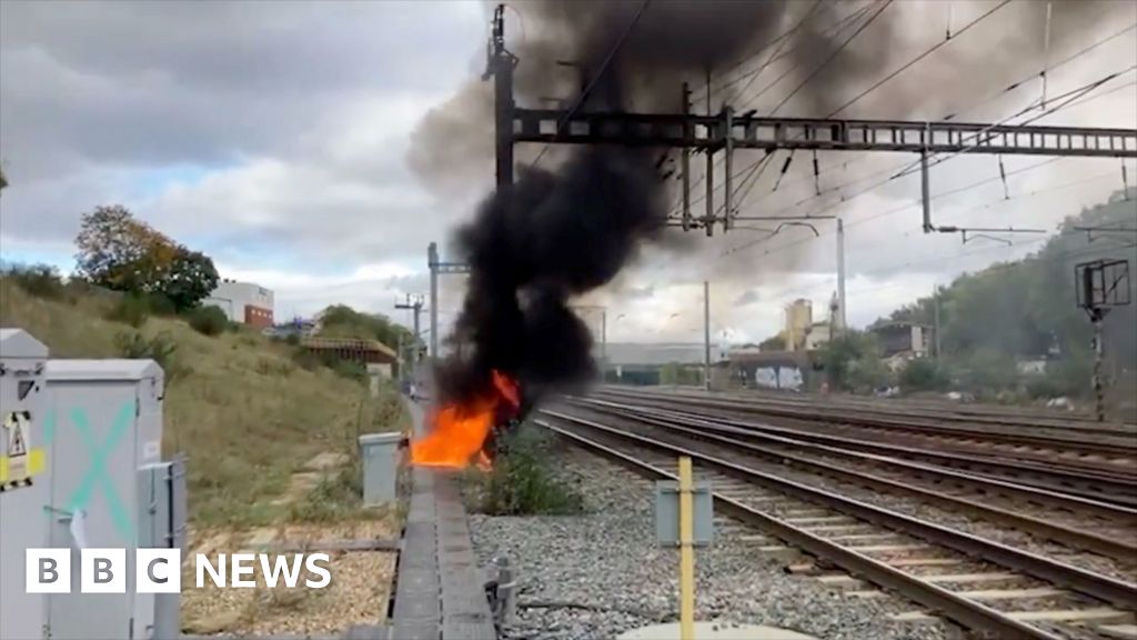 Repairs see trains disrupted after fire near tracks in Stevenage - BBC News