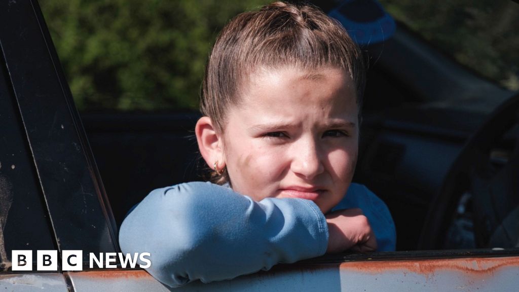 When the grown-up is the one who’s grounded - BBC Short Film - BBC News