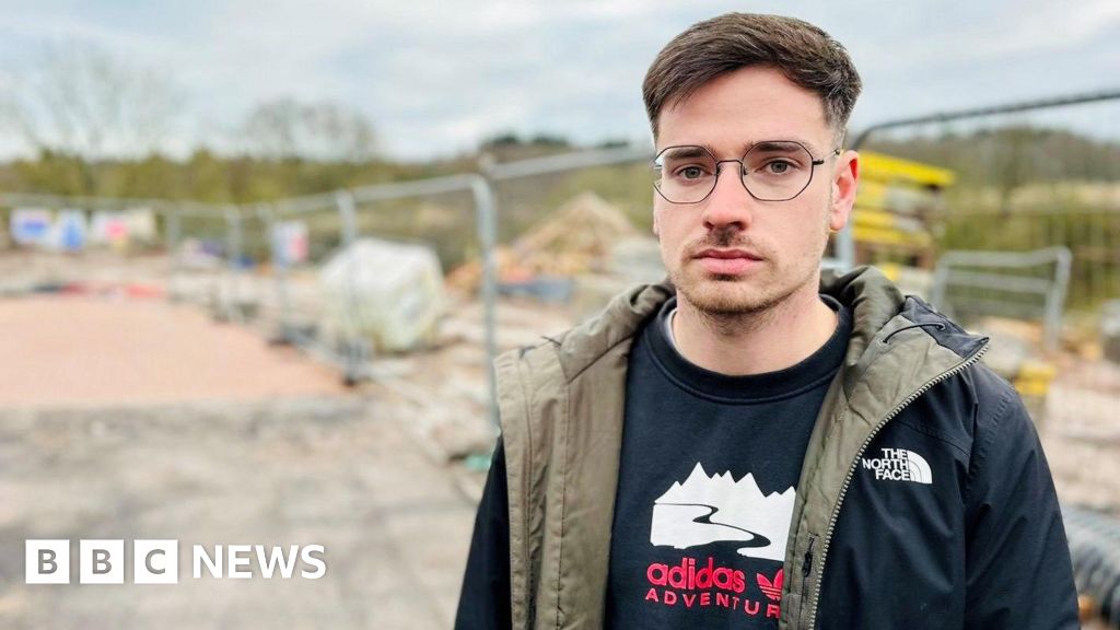We live on a building site after Stewart Milne collapse - BBC News