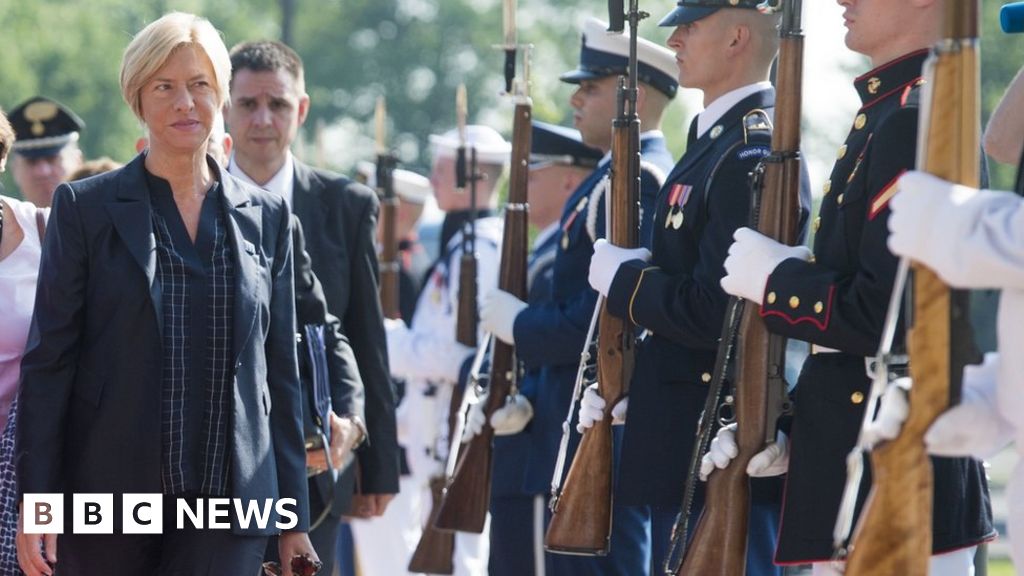 IS in Libya: Italy offers US airspace and airbases - BBC News