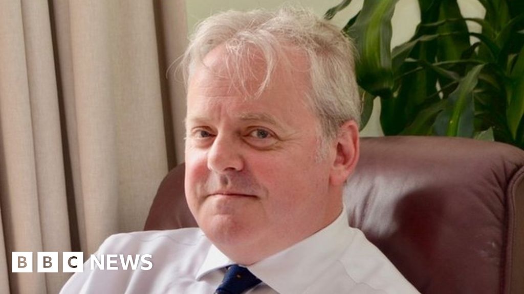 Guto Bebb: Former Tory MP to become chair of S4C - BBC News