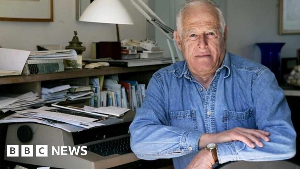 American novelist James Salter dies - BBC News