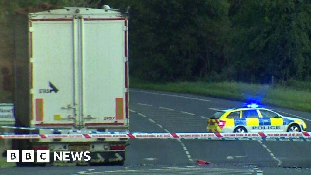 Beragh: Man in 80s dies after car and lorry collide - BBC News