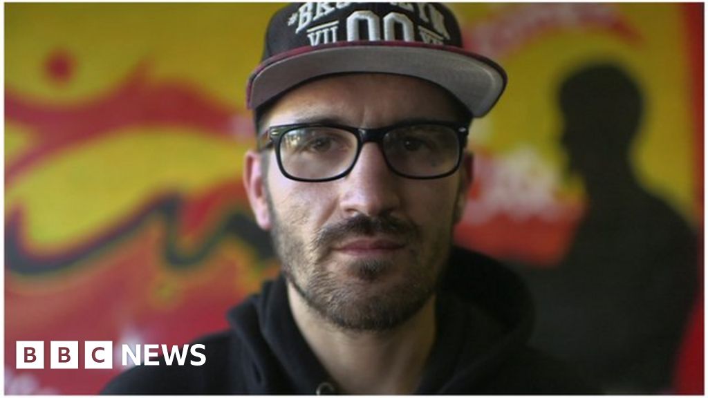 Radicals: 'I am being deradicalised' - BBC News