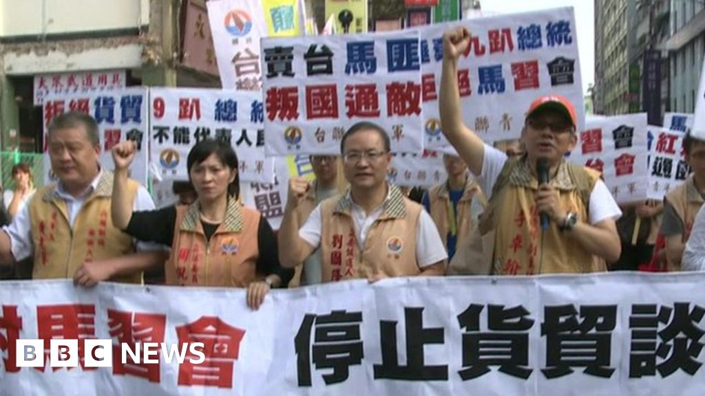Protests in Taiwan against China meeting - BBC News
