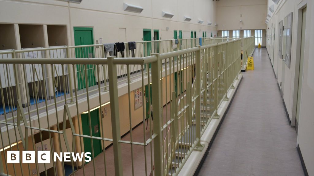 Guernsey prison numbers drop to all time low - BBC News