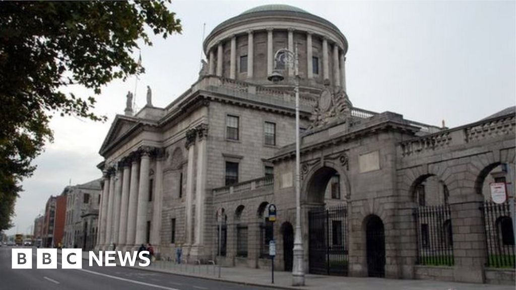 Irish court rules on rights of 'unborn' - BBC News