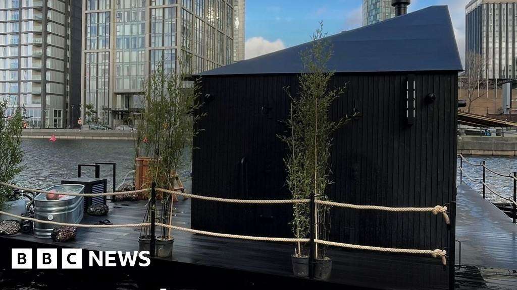 Liverpool: Floating sauna opens in waterfront dock - BBC News