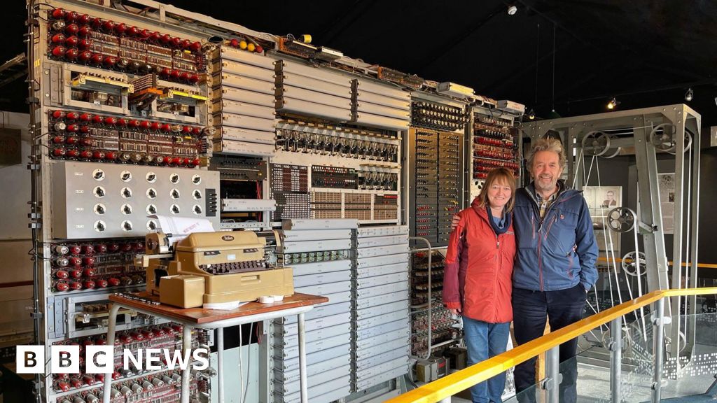 We never knew our dad helped to build the Colossus computer - BBC News