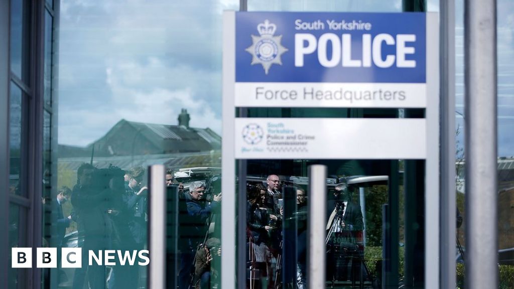 Police forces 'failing' to record thousands of crimes - BBC News