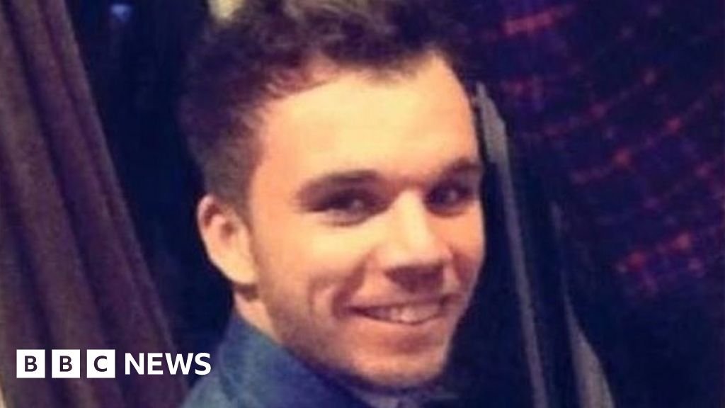 Body near M8 confirmed as missing man Matthew Elmer - BBC News