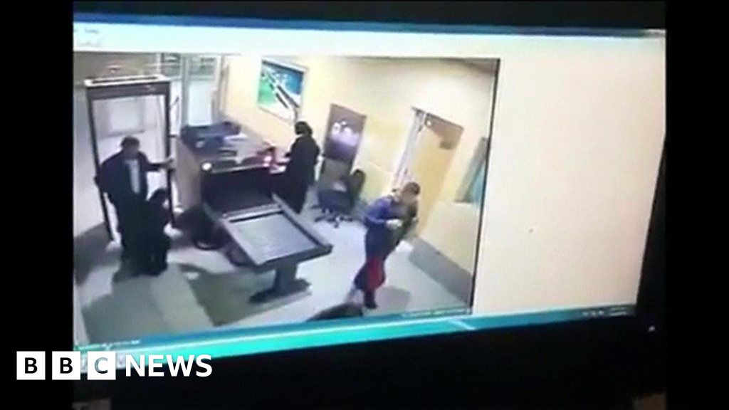 EgyptAir Flight MS181 hijacking suspect passes through airport security ...