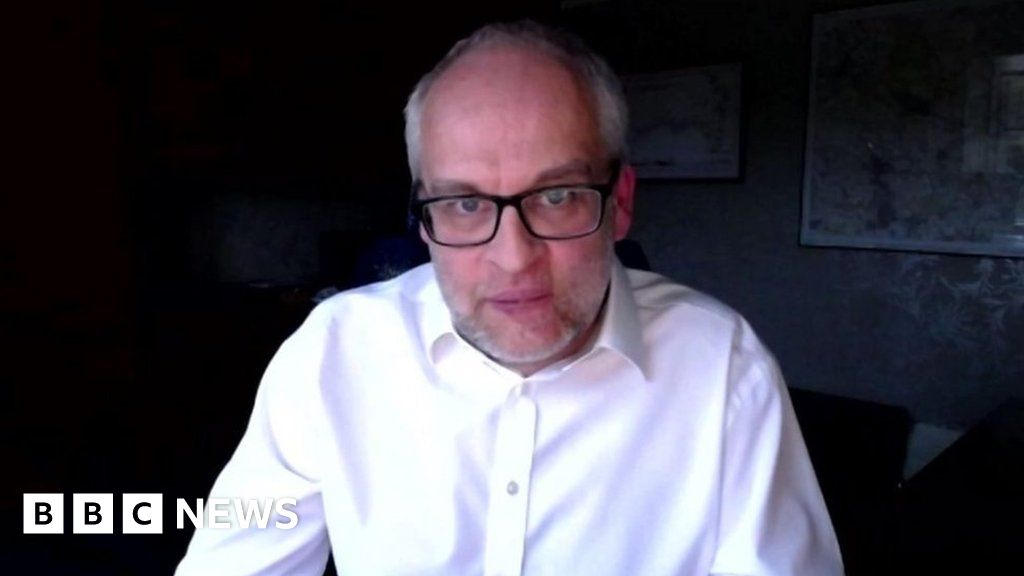 Rail disruption: Hitachi Rail CEO on cracks found in trains - BBC News